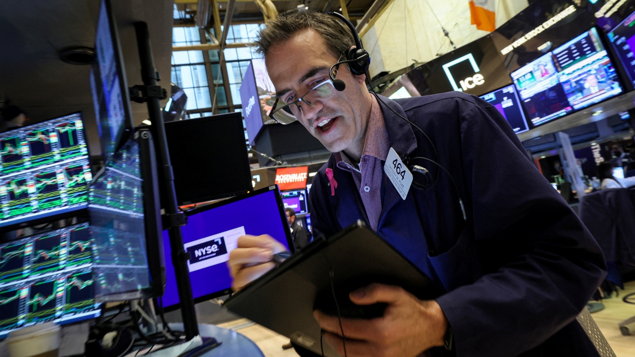 Latest Stock Market News Today: Boeing Dreamliner delay impact, LG $5 ...