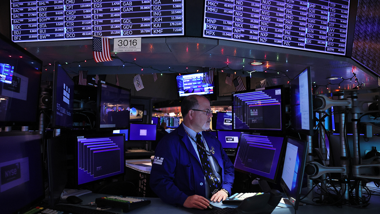 Stock Market News Today: Dick's Sporting Goods, Arm IPO, Tesla, banks ...