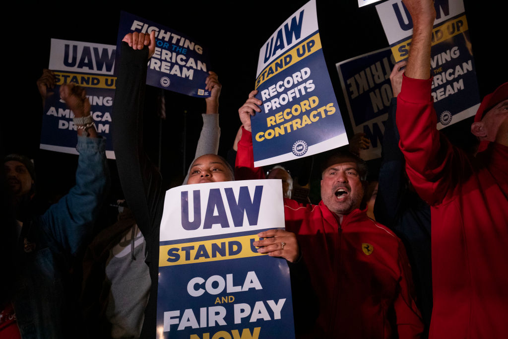 The UAW strikes at GM, Stellantis and Ford | Live Updates from Fox Business